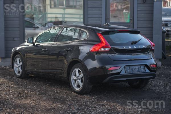 Melns Volvo V40 2014 Liepāja, ar dzinēja tilpumu 1.60 L un nobraukumu 274 tūkst. km par 5950 €, foto 2 vietnē AUTOMOTO.COM.LV