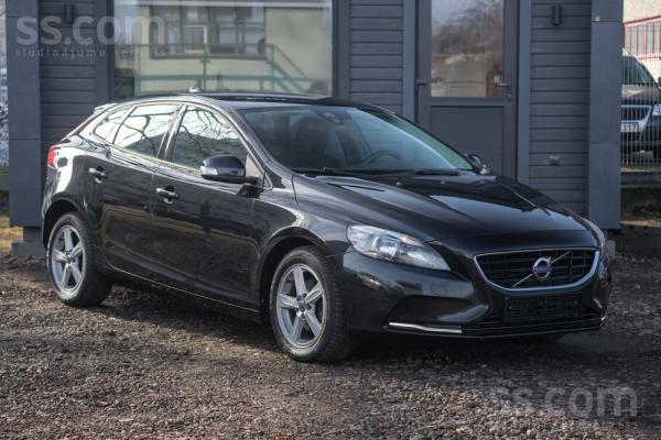 Melns Volvo V40 2014 Liepāja, ar dzinēja tilpumu 1.60 L un nobraukumu 274 tūkst. km par 5950 €, foto 5 vietnē AUTOMOTO.COM.LV