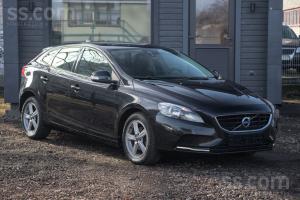 Black Volvo V40 2014 in Liepaja, with an engine capacity of 1.60 L and mileage of 274 thousand km for 5950 €, photo 5 on AUTOMOTO.COM.LV