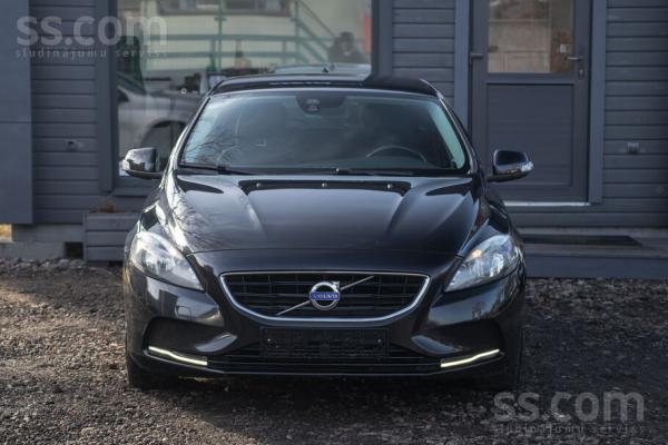 Melns Volvo V40 2014 Liepāja, ar dzinēja tilpumu 1.60 L un nobraukumu 274 tūkst. km par 5950 €, foto 6 vietnē AUTOMOTO.COM.LV
