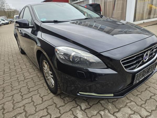 Melns Volvo V40 2014 Kluonaliai, ar dzinēja tilpumu 1.60 L un nobraukumu 230 tūkst. km par 5999 €, foto 2 vietnē AUTOMOTO.COM.LV