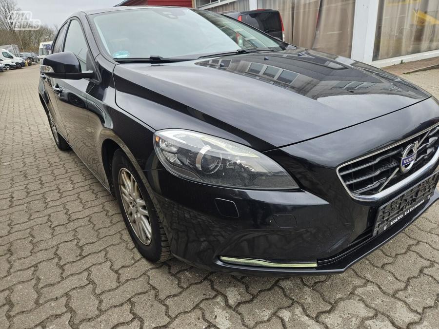 Melns Volvo V40 2014 Kluonaliai, ar dzinēja tilpumu 1.60 L un nobraukumu 230 tūkst. km par 5999 €, foto 3 vietnē AUTOMOTO.COM.LV