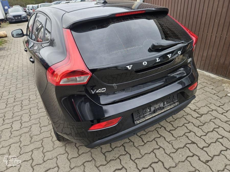 Melns Volvo V40 2014 Kluonaliai, ar dzinēja tilpumu 1.60 L un nobraukumu 230 tūkst. km par 5999 €, foto 9 vietnē AUTOMOTO.COM.LV