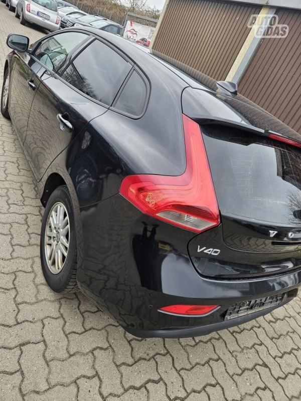 Melns Volvo V40 2014 Kluonaliai, ar dzinēja tilpumu 1.60 L un nobraukumu 230 tūkst. km par 5999 €, foto 9 vietnē AUTOMOTO.COM.LV