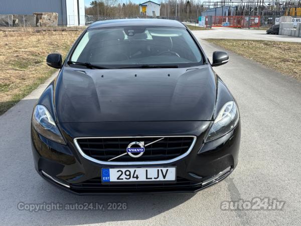 Melns Volvo V40 2014 Paide, ar dzinēja tilpumu 1.60 L un nobraukumu 137 tūkst. km par 8100 €, foto 2 vietnē AUTOMOTO.COM.LV