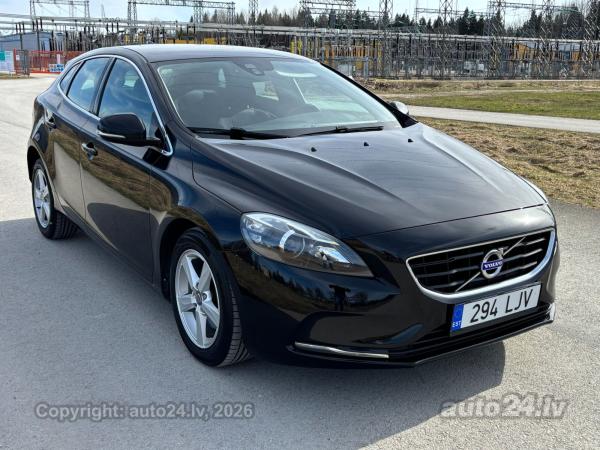 Melns Volvo V40 2014 Paide, ar dzinēja tilpumu 1.60 L un nobraukumu 137 tūkst. km par 8100 €, foto 3 vietnē AUTOMOTO.COM.LV