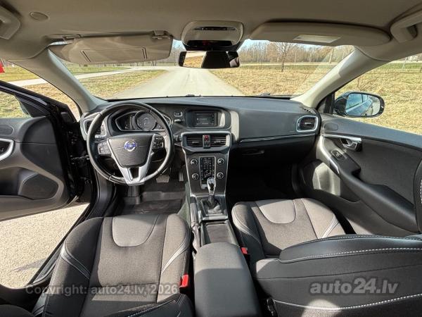 Melns Volvo V40 2014 Paide, ar dzinēja tilpumu 1.60 L un nobraukumu 137 tūkst. km par 8100 €, foto 7 vietnē AUTOMOTO.COM.LV