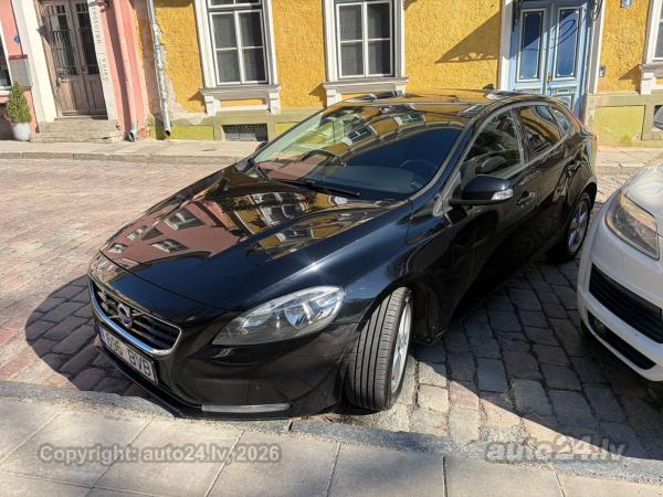 Melns Volvo V40 2014 Tallina, ar dzinēja tilpumu 1.60 L un nobraukumu 193 tūkst. km par 4700 €, foto 3 vietnē AUTOMOTO.COM.LV