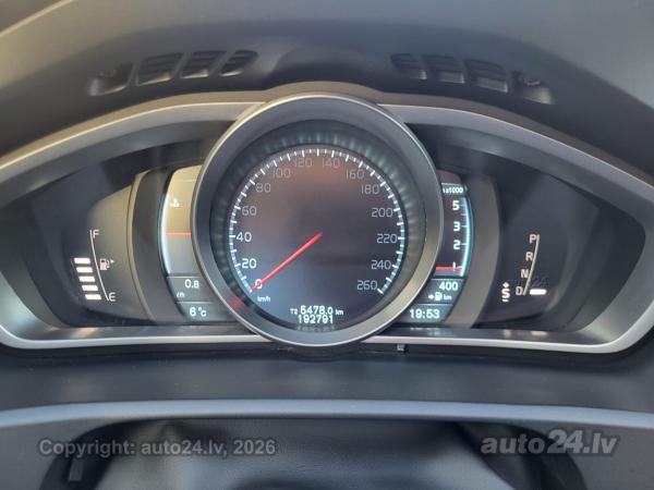 Melns Volvo V40 2014 Tallina, ar dzinēja tilpumu 1.60 L un nobraukumu 193 tūkst. km par 4700 €, foto 10 vietnē AUTOMOTO.COM.LV