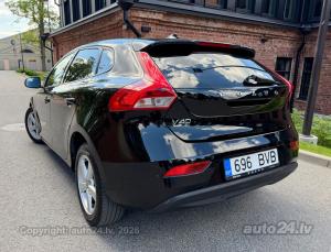 Melns Volvo V40 2014 Tallina, ar dzinēja tilpumu 1.60 L un nobraukumu 194 tūkst. km par 6999 €, foto 5 vietnē AUTOMOTO.COM.LV