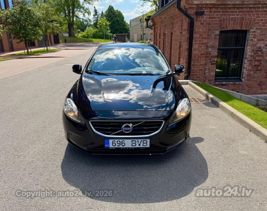 Melns Volvo V40 2014 Tallina, ar dzinēja tilpumu 1.60 L un nobraukumu 194 tūkst. km par 6999 €, foto 6 vietnē AUTOMOTO.COM.LV