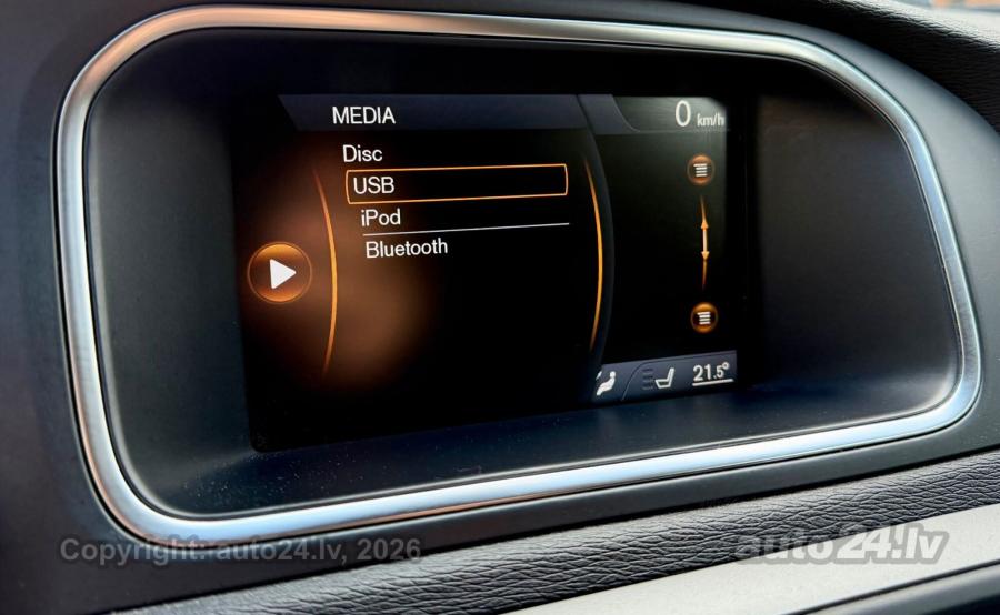 Melns Volvo V40 2014 Tallina, ar dzinēja tilpumu 1.60 L un nobraukumu 194 tūkst. km par 6999 €, foto 20 vietnē AUTOMOTO.COM.LV