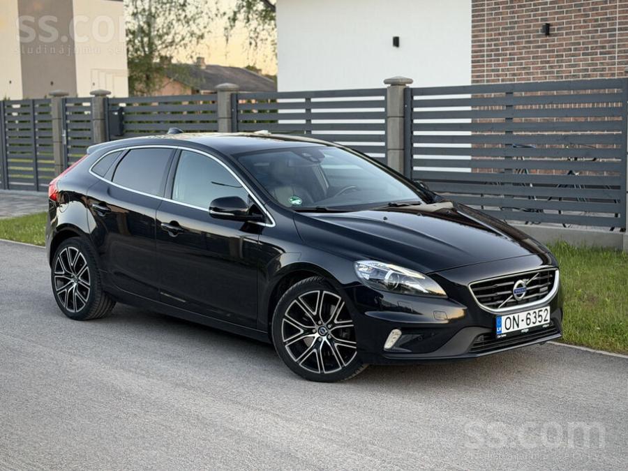 Melns Volvo V40 2014 Jelgava, ar dzinēja tilpumu 2.00 L un nobraukumu 314 tūkst. km par 7200 €, foto 5 vietnē AUTOMOTO.COM.LV