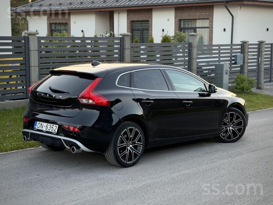 Melns Volvo V40 2014 Jelgava, ar dzinēja tilpumu 2.00 L un nobraukumu 314 tūkst. km par 7200 €, foto 6 vietnē AUTOMOTO.COM.LV