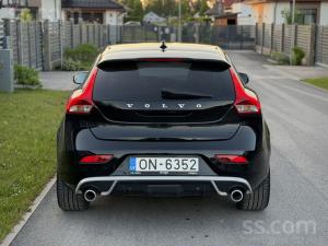 Melns Volvo V40 2014 Jelgava, ar dzinēja tilpumu 2.00 L un nobraukumu 314 tūkst. km par 7200 €, foto 8 vietnē AUTOMOTO.COM.LV