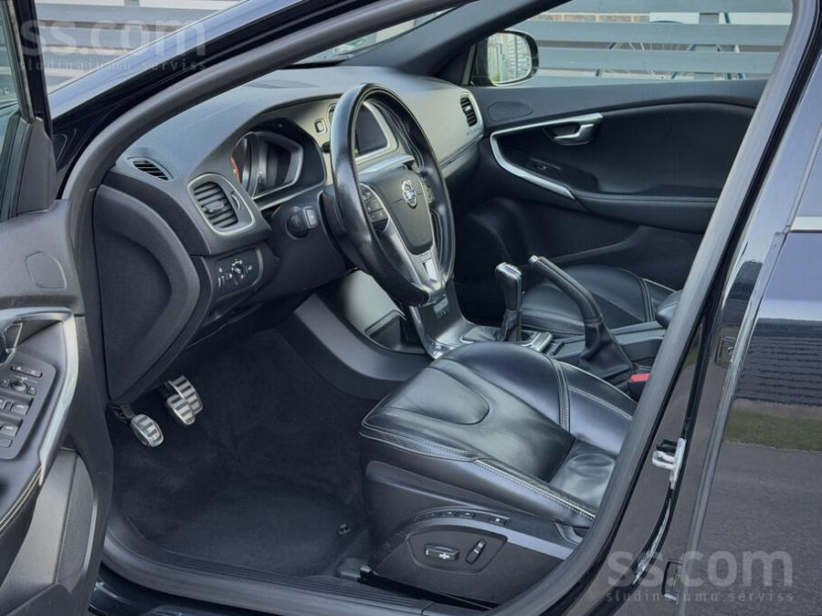 Melns Volvo V40 2014 Jelgava, ar dzinēja tilpumu 2.00 L un nobraukumu 314 tūkst. km par 7200 €, foto 10 vietnē AUTOMOTO.COM.LV