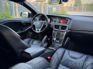 Melns Volvo V40 2014 Jelgava, ar dzinēja tilpumu 2.00 L un nobraukumu 314 tūkst. km par 7200 €, foto 14 vietnē AUTOMOTO.COM.LV