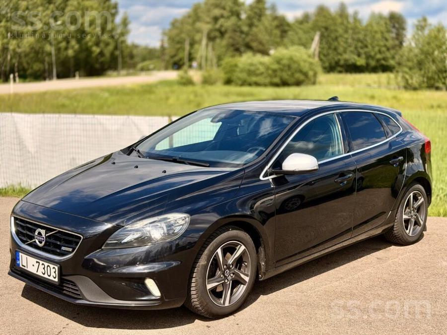 Melns Volvo V40 2014 Ogre, ar dzinēja tilpumu 1.60 L un nobraukumu 326 tūkst. km par 4750 €, foto 3 vietnē AUTOMOTO.COM.LV