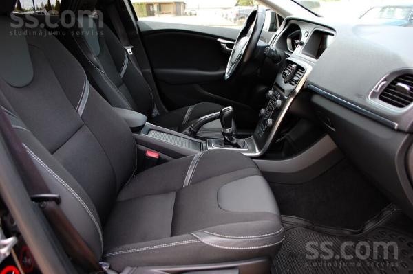 Black Volvo V40 2014 in Tukums, with an engine capacity of 1.60 L and mileage of 240 thousand km for 6900 €, photo 5 on AUTOMOTO.COM.LV