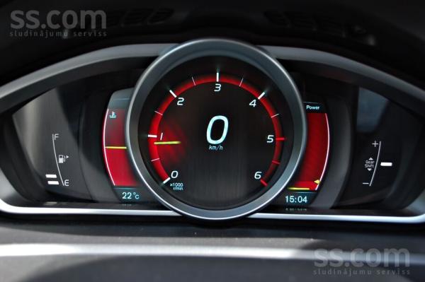 Black Volvo V40 2014 in Tukums, with an engine capacity of 1.60 L and mileage of 240 thousand km for 6900 €, photo 10 on AUTOMOTO.COM.LV