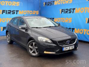 Black Volvo V40 2014 in Riga, with an engine capacity of 1.60 L and mileage of 197 thousand km for 6450 €, photo 5 on AUTOMOTO.COM.LV