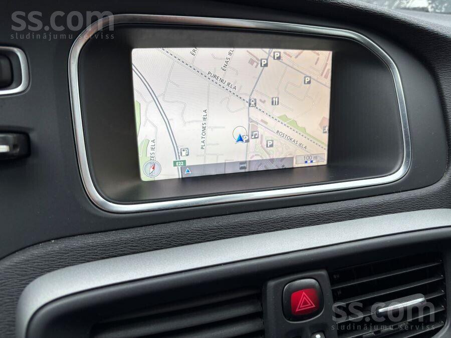 Black Volvo V40 2014 in Riga, with an engine capacity of 1.60 L and mileage of 197 thousand km for 6450 €, photo 14 on AUTOMOTO.COM.LV