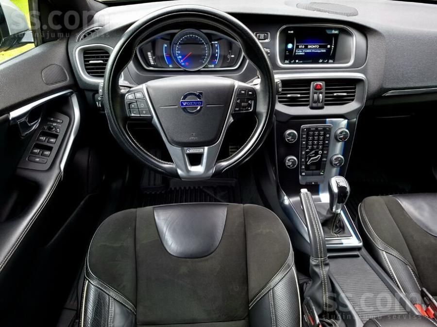Melns Volvo V40 2014 Cēsis, ar dzinēja tilpumu 2.00 L un nobraukumu 296 tūkst. km par 8150 €, foto 11 vietnē AUTOMOTO.COM.LV