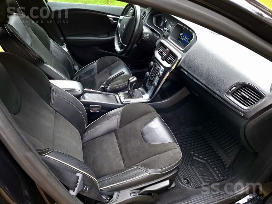 Melns Volvo V40 2014 Cēsis, ar dzinēja tilpumu 2.00 L un nobraukumu 296 tūkst. km par 8150 €, foto 12 vietnē AUTOMOTO.COM.LV