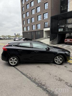 Черный Вольво В40 2014 в Рига, объемом двигателя 2.00 л и пробегом 363 тыс. км за 5700 €, фото 7 на AUTOMOTO.COM.LV