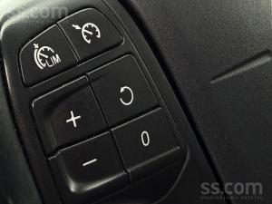 Melns Volvo V40 2014 Jelgava, ar dzinēja tilpumu 1.60 L un nobraukumu 196 tūkst. km par 5950 €, foto 13 vietnē AUTOMOTO.COM.LV