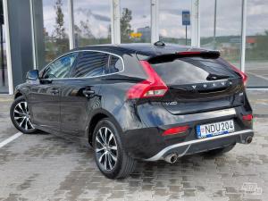 Black Volvo V40 2014 in Vilnius, with an engine capacity of 2.00 L and mileage of 364 thousand km for 5600 €, photo 5 on AUTOMOTO.COM.LV