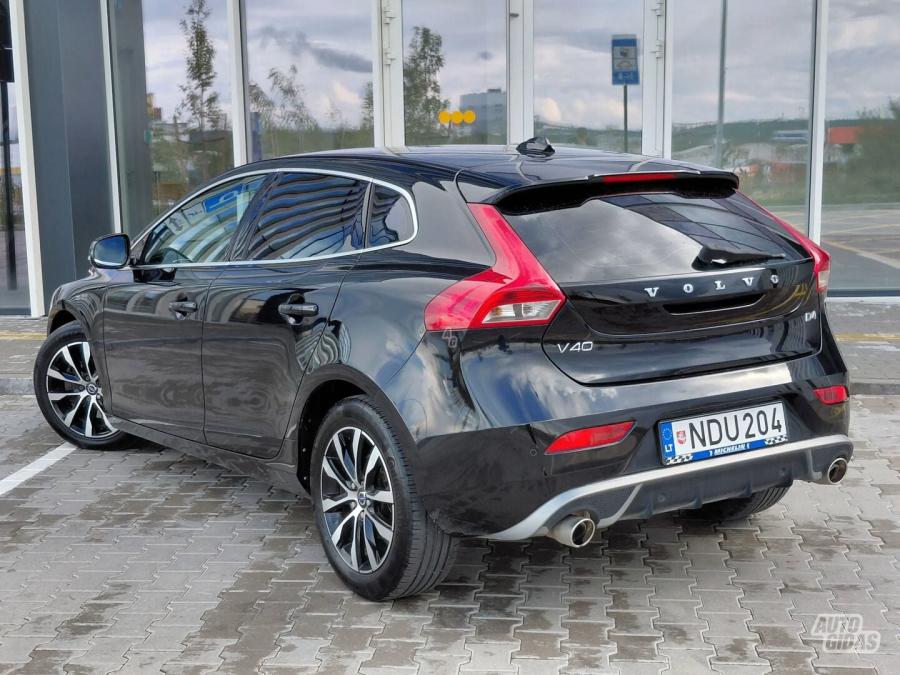 Black Volvo V40 2014 in Vilnius, with an engine capacity of 2.00 L and mileage of 364 thousand km for 5600 €, photo 5 on AUTOMOTO.COM.LV