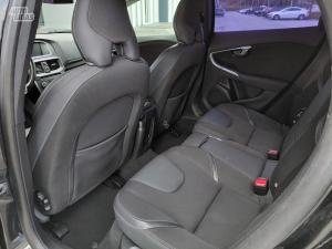 Black Volvo V40 2014 in Vilnius, with an engine capacity of 2.00 L and mileage of 364 thousand km for 5600 €, photo 10 on AUTOMOTO.COM.LV