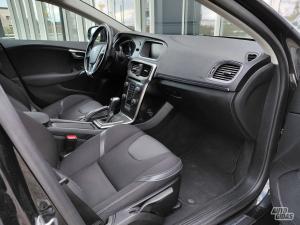 Black Volvo V40 2014 in Vilnius, with an engine capacity of 2.00 L and mileage of 364 thousand km for 5600 €, photo 13 on AUTOMOTO.COM.LV