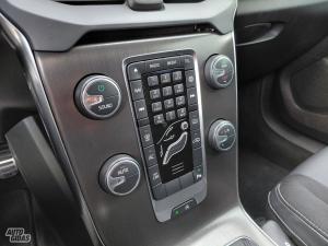 Black Volvo V40 2014 in Vilnius, with an engine capacity of 2.00 L and mileage of 364 thousand km for 5600 €, photo 16 on AUTOMOTO.COM.LV