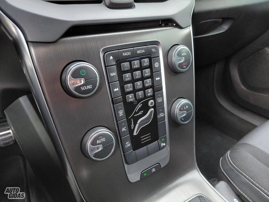 Black Volvo V40 2014 in Vilnius, with an engine capacity of 2.00 L and mileage of 364 thousand km for 5600 €, photo 16 on AUTOMOTO.COM.LV