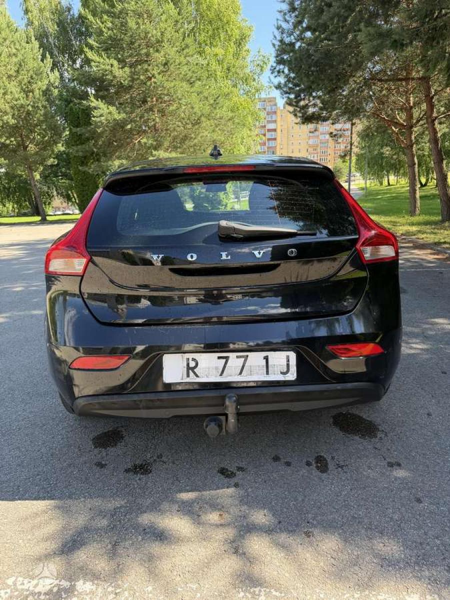 Черный Вольво В40 2014 в Алитус, объемом двигателя 1.56 л и пробегом 228 тыс. км за 5300 €, фото 12 на AUTOMOTO.COM.LV