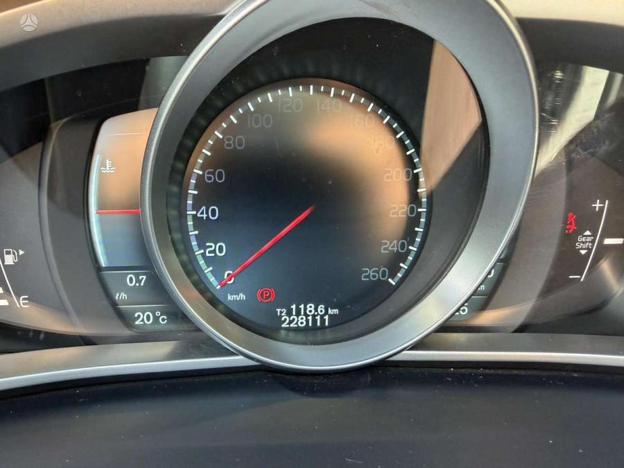 Черный Вольво В40 2014 в Алитус, объемом двигателя 1.56 л и пробегом 228 тыс. км за 5300 €, фото 16 на AUTOMOTO.COM.LV
