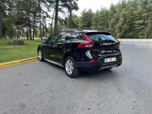 Black Volvo V40 2014 in Riga, with an engine capacity of 1.60 L and mileage of 186 thousand km for 4000 €, photo 6 on AUTOMOTO.COM.LV