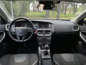 Black Volvo V40 2014 in Riga, with an engine capacity of 1.60 L and mileage of 186 thousand km for 4000 €, photo 10 on AUTOMOTO.COM.LV