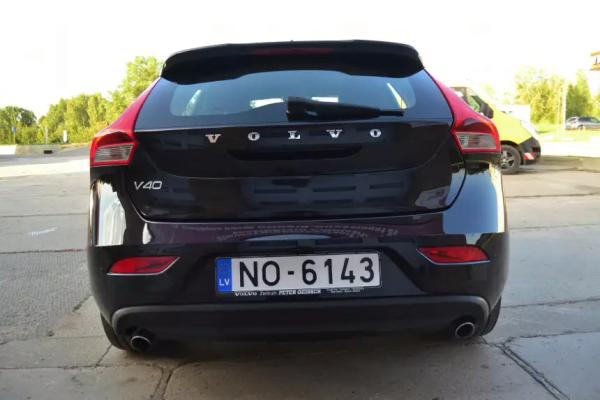 Melns Volvo V40 2014 Jēkabpils, ar dzinēja tilpumu 2.00 L un nobraukumu 174 tūkst. km par 9800 €, foto 7 vietnē AUTOMOTO.COM.LV