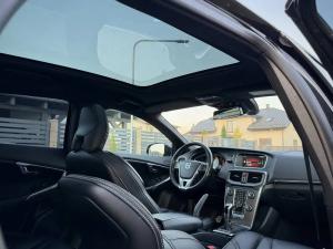 Melns Volvo V40 2014 Jelgava, ar dzinēja tilpumu 2.00 L un nobraukumu 314 tūkst. km par 7200 €, foto 13 vietnē AUTOMOTO.COM.LV