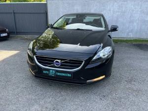Melns Volvo V40 2014 Liepāja, ar dzinēja tilpumu 1.60 L un nobraukumu 277 tūkst. km par 6450 €, foto  vietnē AUTOMOTO.COM.LV
