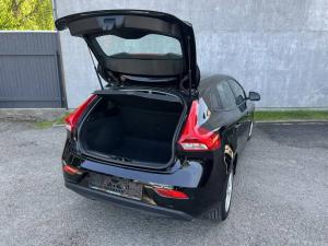 Melns Volvo V40 2014 Liepāja, ar dzinēja tilpumu 1.60 L un nobraukumu 277 tūkst. km par 6450 €, foto 7 vietnē AUTOMOTO.COM.LV