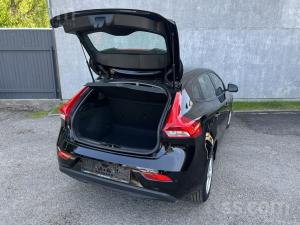 Melns Volvo V40 2014 Liepāja, ar dzinēja tilpumu 1.60 L un nobraukumu 277 tūkst. km par 6450 €, foto 7 vietnē AUTOMOTO.COM.LV