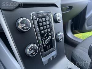 Melns Volvo V40 2014 Liepāja, ar dzinēja tilpumu 1.60 L un nobraukumu 277 tūkst. km par 6450 €, foto 14 vietnē AUTOMOTO.COM.LV
