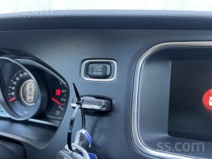 Melns Volvo V40 2014 Liepāja, ar dzinēja tilpumu 1.60 L un nobraukumu 277 tūkst. km par 6450 €, foto 17 vietnē AUTOMOTO.COM.LV