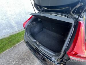 Melns Volvo V40 2014 Liepāja, ar dzinēja tilpumu 1.60 L un nobraukumu 277 tūkst. km par 6450 €, foto 18 vietnē AUTOMOTO.COM.LV