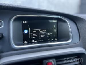 Melns Volvo V40 2014 Liepāja, ar dzinēja tilpumu 1.60 L un nobraukumu 277 tūkst. km par 6450 €, foto 20 vietnē AUTOMOTO.COM.LV