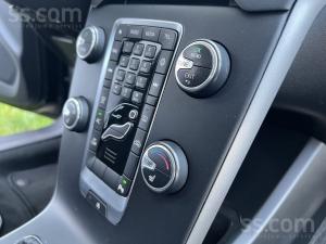 Melns Volvo V40 2014 Liepāja, ar dzinēja tilpumu 1.60 L un nobraukumu 277 tūkst. km par 6450 €, foto 22 vietnē AUTOMOTO.COM.LV